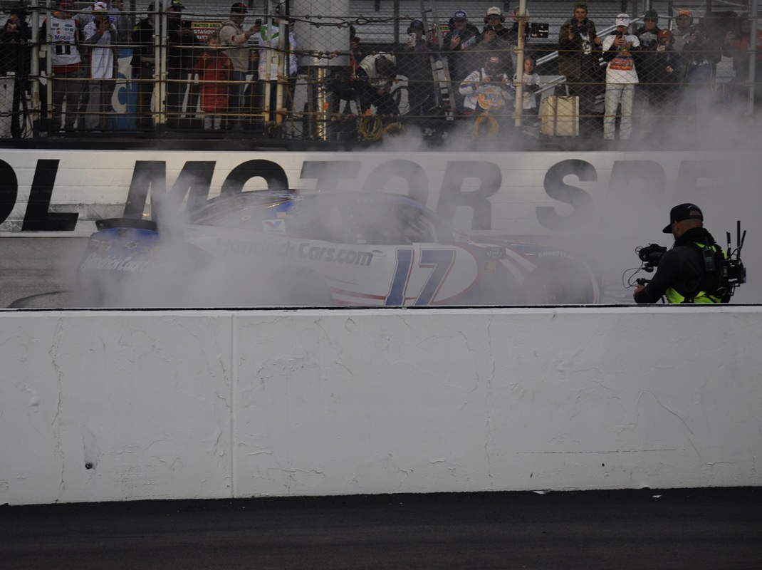 Larson Crushes Xfinity Series Foes For Bristol Triumph - Race Face TV